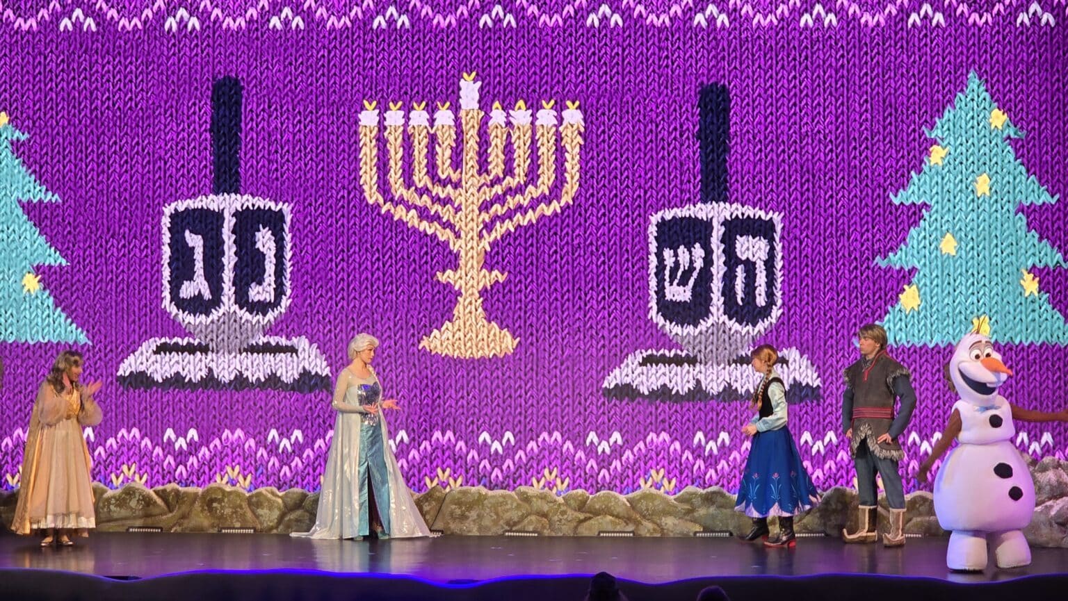 Olaf Returns to the Stage in the Holiday Overlay to “For the First Time ...