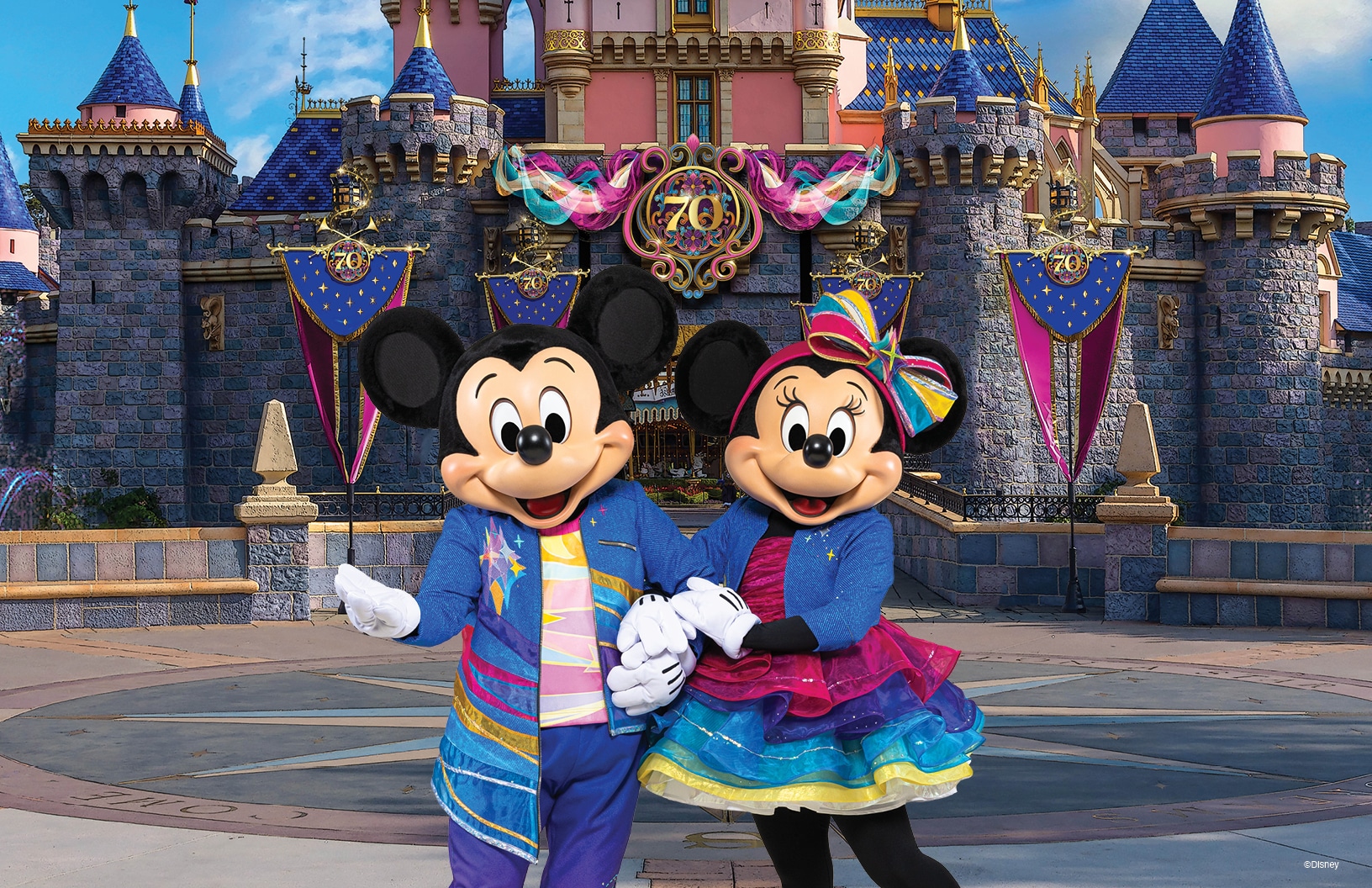 Say Goodbye to Turnstiles: Disneyland Debuts New Entry Gates - Fantasy ...