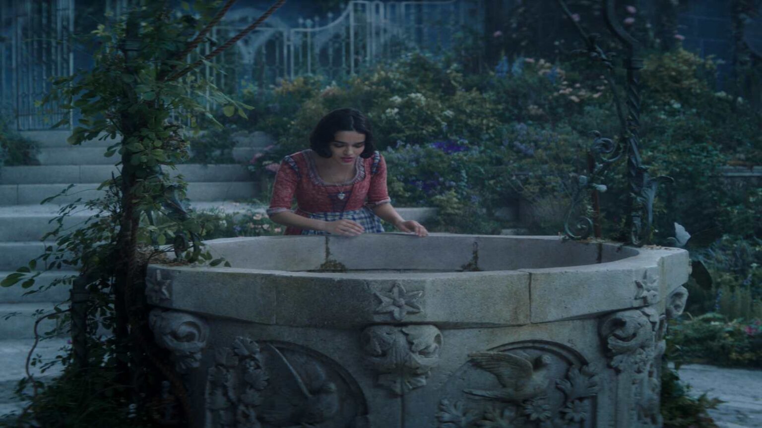 Disney’s Snow White Live-action Remake New Trailer - Fantasy Land News