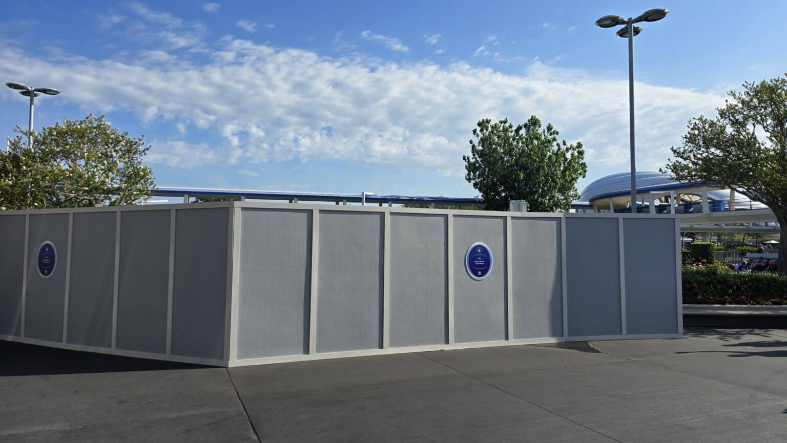 Tomorrowland’s “Flight of the Navigator” Cool Ship Popcorn Stand ...