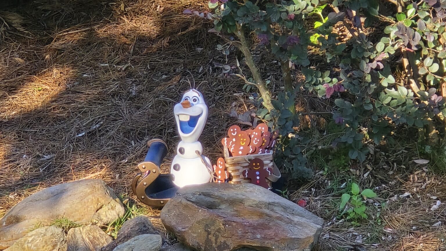 Where is Olaf in Epcot? Holiday Scavenger Hunt 2025 Guide - Fantasy ...