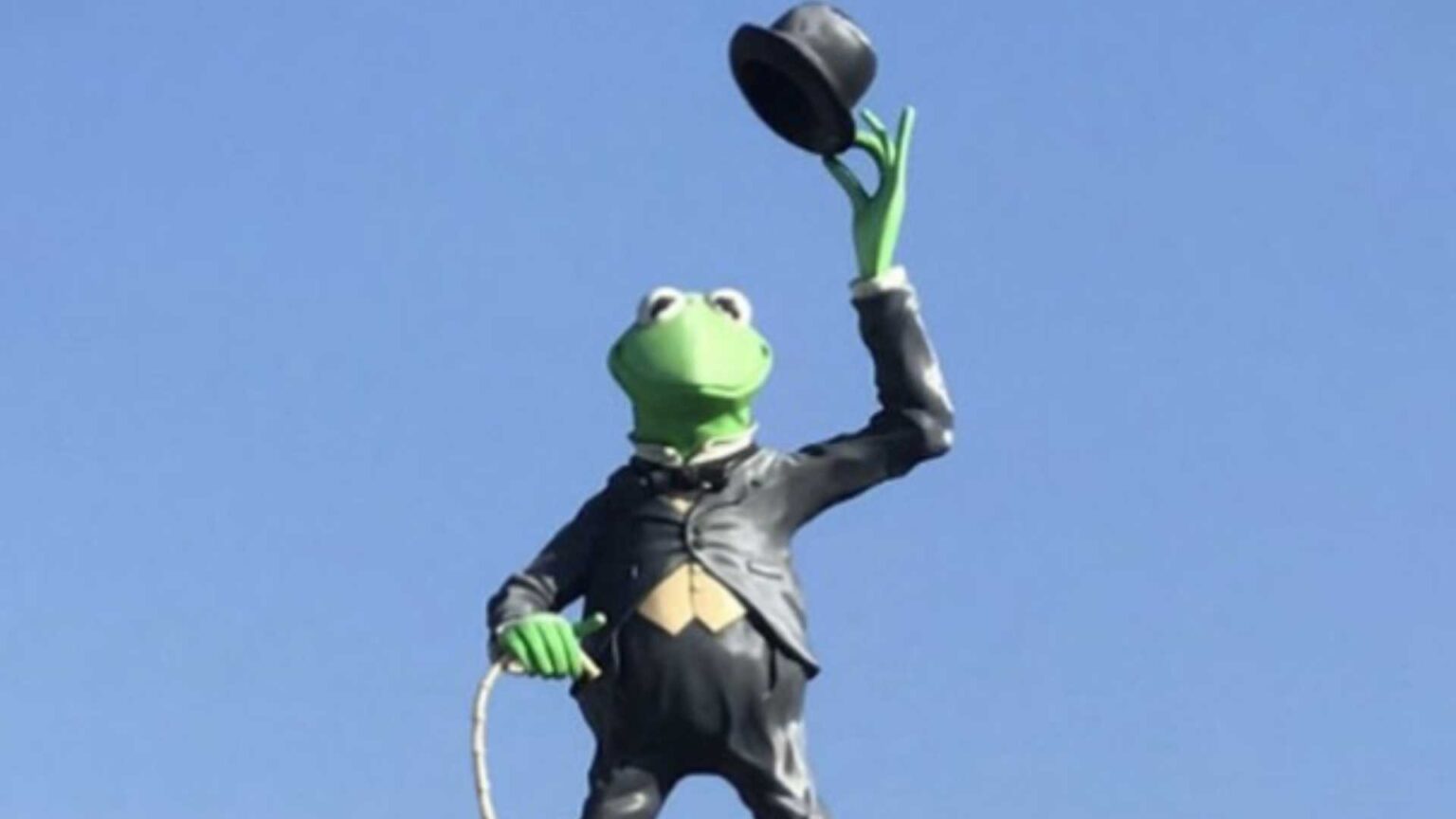 12-Foot Charlie Chaplin Kermit the Frog Statue Is Moving to Atlanta ...